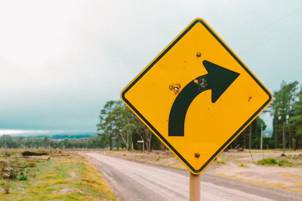 Placas de trânsito: saiba os significados e relembre as principais